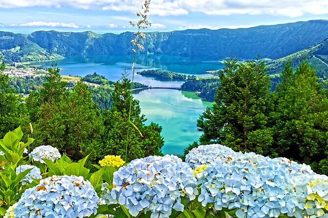 Full Day Tour Sete Cidades & Lagoa do Fogo with Lunch - Authentic Experiences and Review Highlights