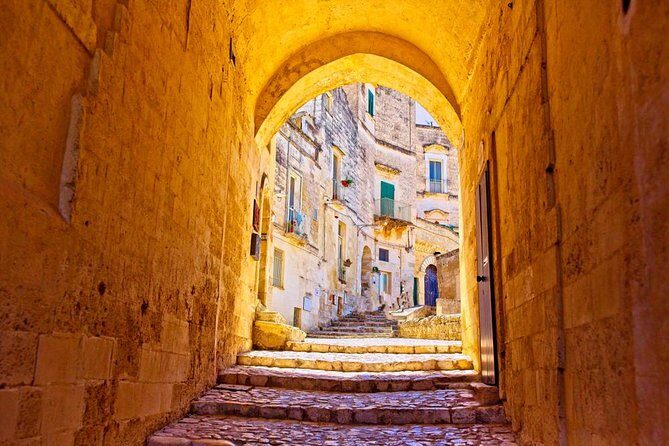 Full day tour to Matera and Grottaglie - Transportation and Group Size