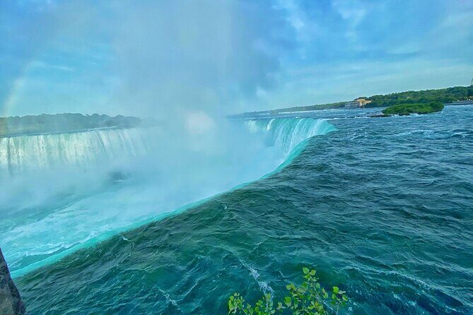 Full-Day Trip to Niagara Falls - Transportation & Group Size