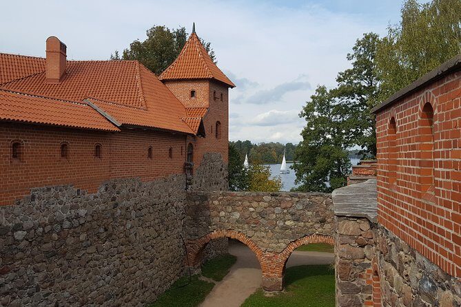 Full-Day Vilnius City Tour and Trakai Castle from Vilnius - Who This Tour Is Perfect For
