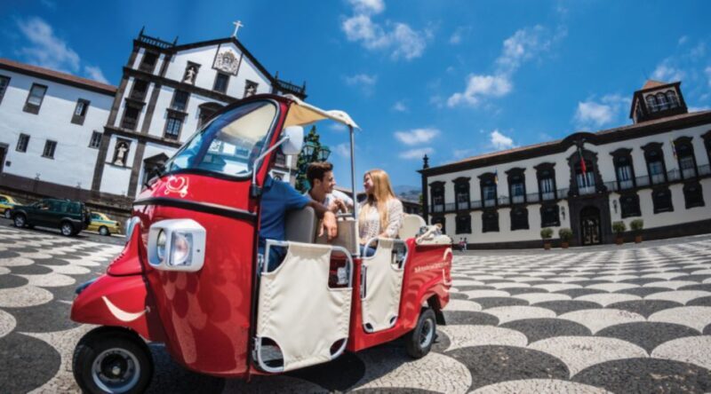 Funchal: Guided Old Town Tuk Tuk Tour and Botanical Gardens - Key Points