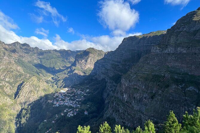 Funchal highlights 5h Private Tour in Madeira - An In-Depth Look at the Tour
