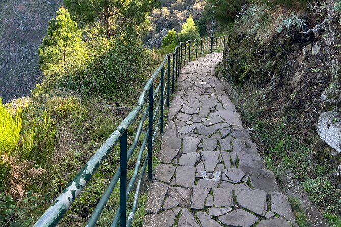 Funchal highlights 5h Private Tour in Madeira - Câmara de Lobos - 45 Minutes