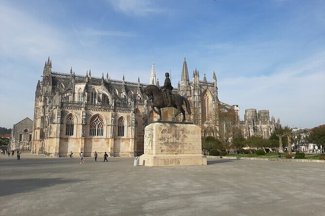 Garden of Peace Eden Park, Grutas, Fátima, Batalha, Nazaré,Óbidos - Key Points