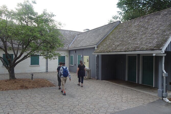 Gatineau Self Guided Walking Tour and Scavenger Hunt - Key Points