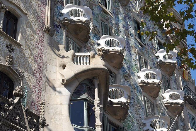 Gaudi's Casa Batlló and La Pedrera with Chocolate Tasting - FAQs