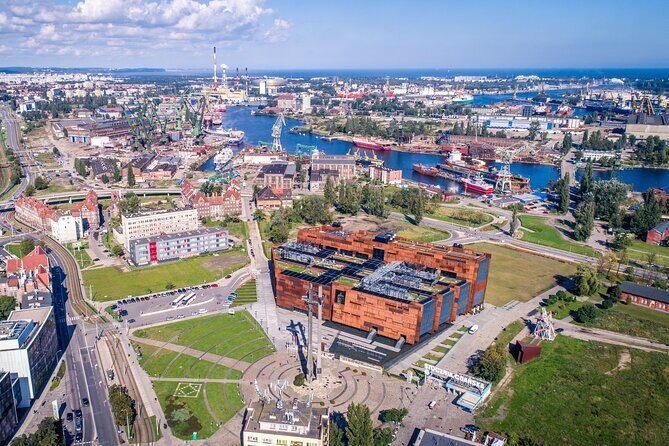 Gdansk European Solidarity Centre Guided Tour - The Experience from a Traveler’s Perspective
