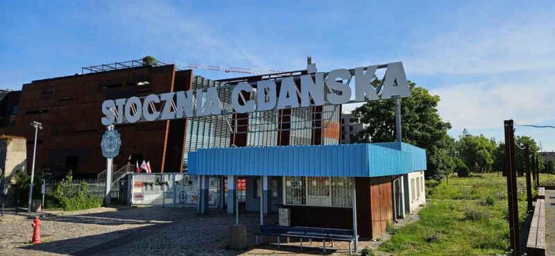 Gdansk: European Solidarity Centre Guided Tour - Key Points