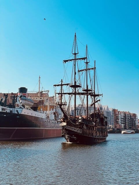 Gdansk: Guided Round-Trip Cruise to Westerplatte - Exploring Gdansk by Water: A Practical Breakdown