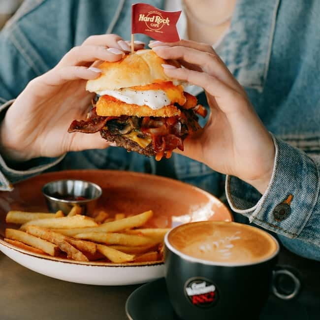 Gdansk: Hard Rock Cafe Breakfast - A Closer Look at the Breakfast Experience in Gdansk