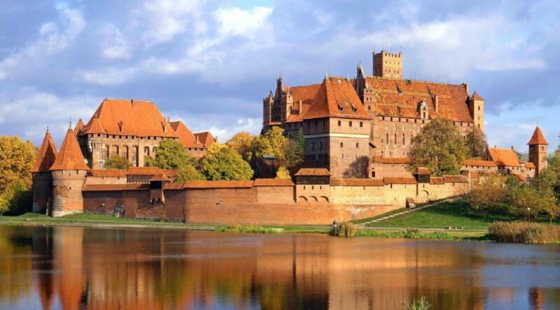 Gdansk: Malbork Castle & Westerplatte Tour with Local Lunch - Practical Tips for Travelers