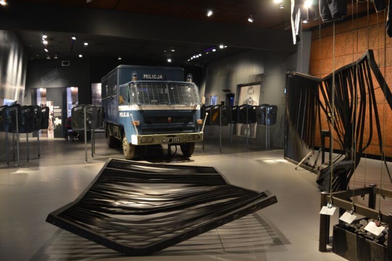 Gdansk: Private Communism Tour with Solidarity Center Museum - FAQ