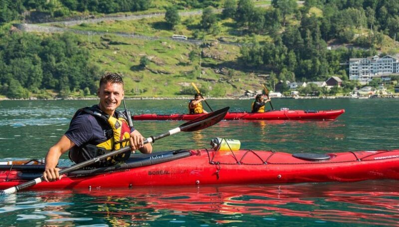 Geiranger: Kayak tour with guide - Additional Practical Details