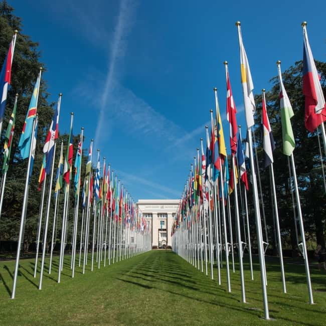 Geneva: Hop-on Hop-Off Bus & Scenic Mini-Train Tour - Exploring Geneva on a Flexible Tour