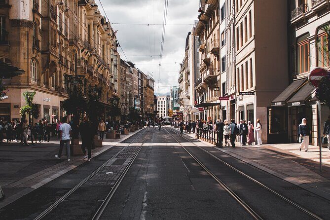 Geneva Private Walking Tour with a Local - Detailed Breakdown of the Tour Experience