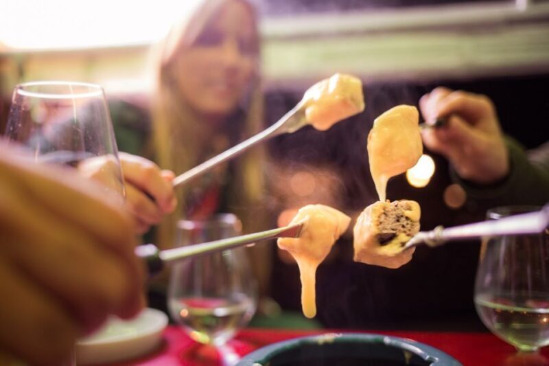 Geneva: tour with fondue and wine in TukTuk - FAQ