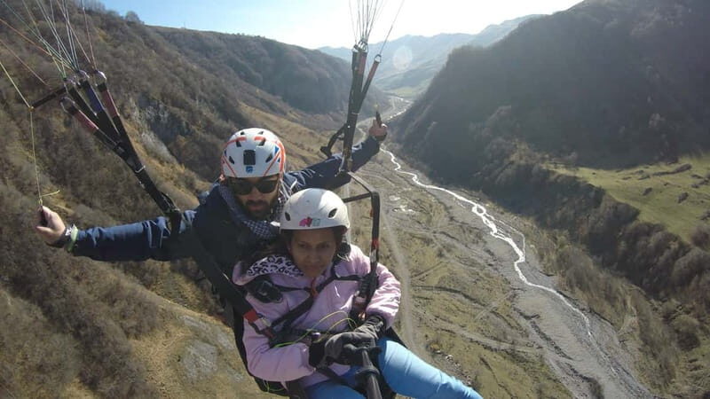 Georgia: Paragliding tandem flight in Gudauri with video - FAQ