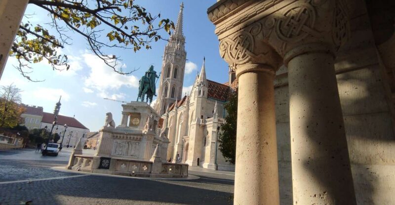 German guided tour through Budapest's castle district - Key Points