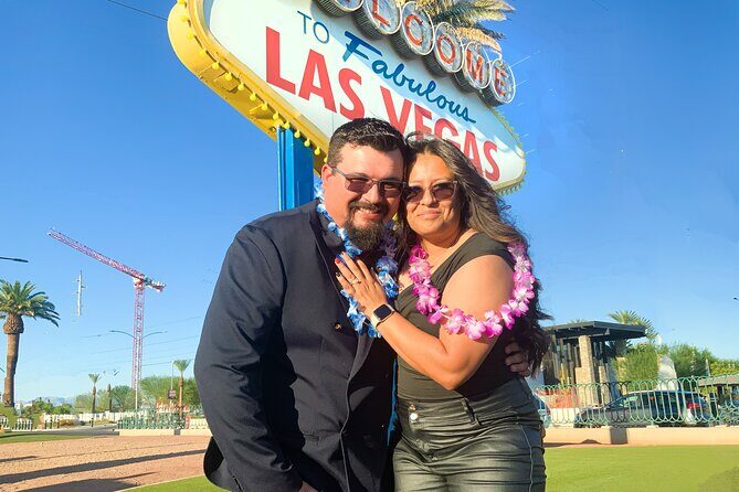 Get Married at the Fabulous Las Vegas Sign + Photos - Summing It Up