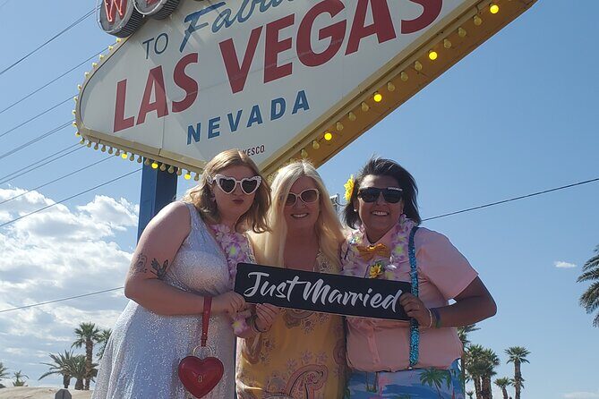 Get Married at the Fabulous Las Vegas Sign + Photos - Who Is This Experience Best For?
