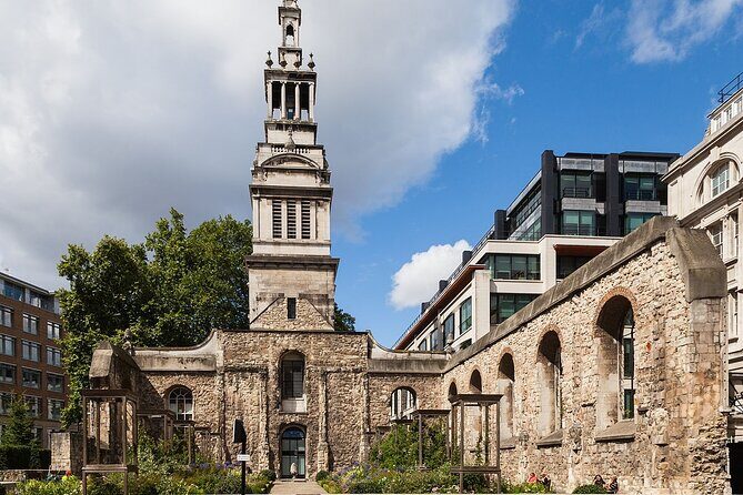 Ghastly Ghost Walking Tour in London - The Guides: Making the Experience Special