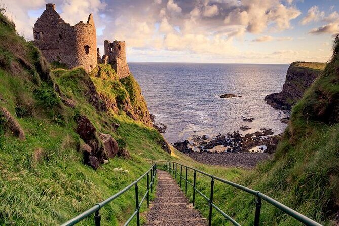 Giants Causeway Tour from Belfast + FREE Belfast Mural Tour - Value for Money and Additional Costs