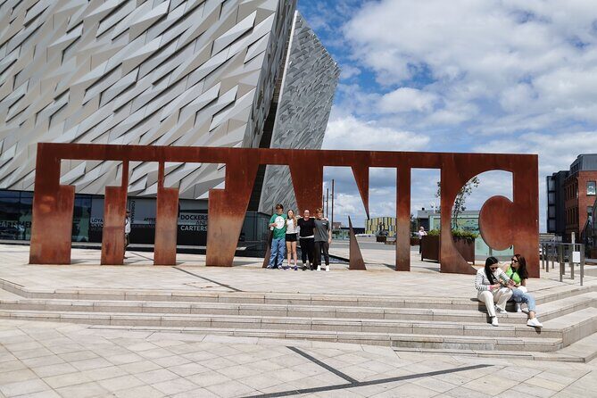 Giants Causeway Tour from Belfast in luxury 7 seater - Key Points