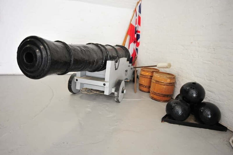 Gibraltar: Private Highlight Tour with Entry Tickets - The Sum Up