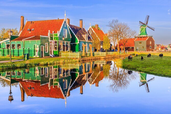 Giethoorn and Zaanse Schans Tour With Local Guide - What to Expect from the Itinerary
