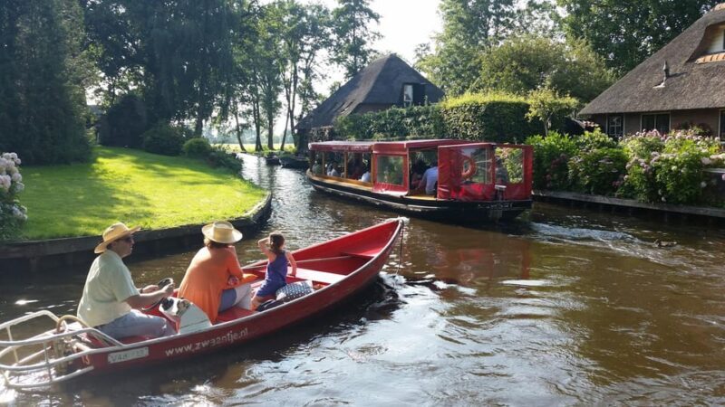 Giethoorn: Canal cruise Giethoorn village and lake - Final Thoughts: Is This the Right Tour for You?  