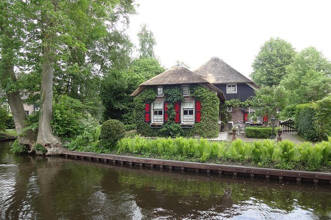 Giethoorn Day Tour from Amsterdam with Small Boat Ride - The Sum Up: Who Will Love This Tour?