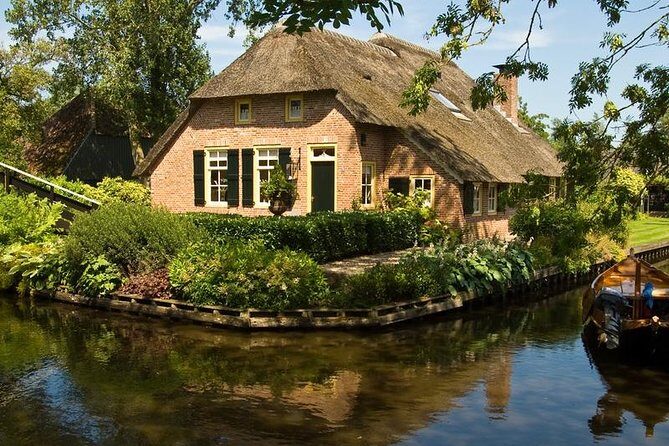 Giethoorn Private Tour & Boat Trip - Why Choose the Giethoorn Private Tour & Boat Trip?  