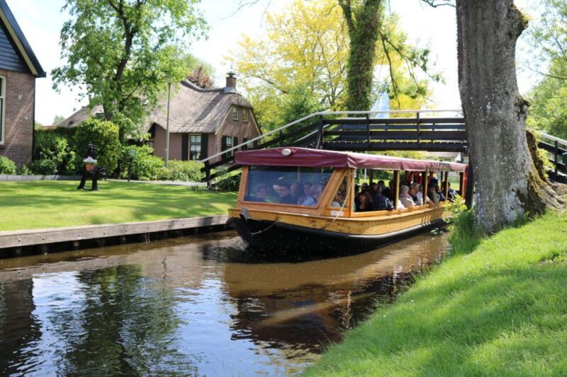 Giethoorn: Village & National Park Canal Cruise with Coffee - Detailed Breakdown of the Experience