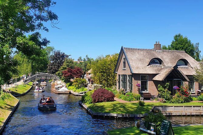 Giethoorn, Zaandam & Zaanse Schans Day Tour w/ Small Boat Ride - Key Points