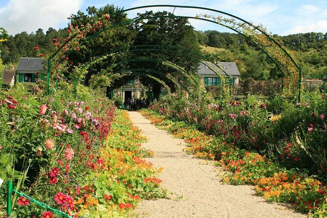 Giverny Half-Day Guided Tour from Paris - Who Should Book This Tour?