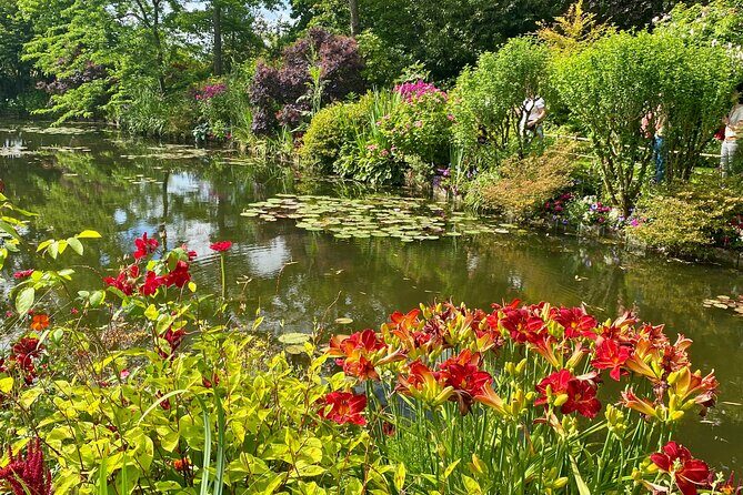 Giverny Half-Day Small-Group Tour from Paris  Max 7 Guests - Free Time in Giverny