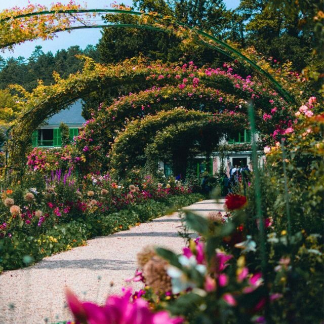 Giverny : Monet's house & Gardens Private tour from Paris - An In-Depth Look at the Experience