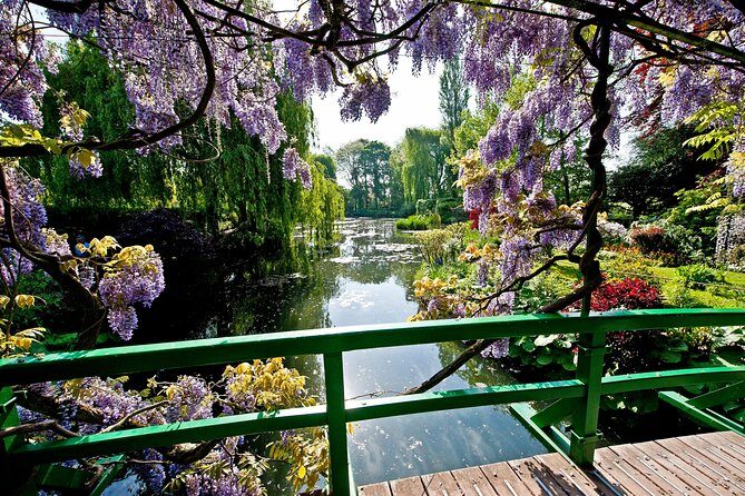 Giverny Monet's House & Versailles Palace Private Day Trip from Paris - Who Should Book This Tour?
