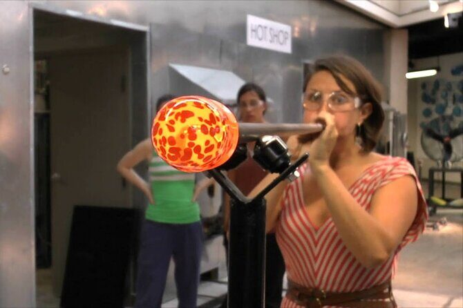 Glass blowing in Prague - Key Points