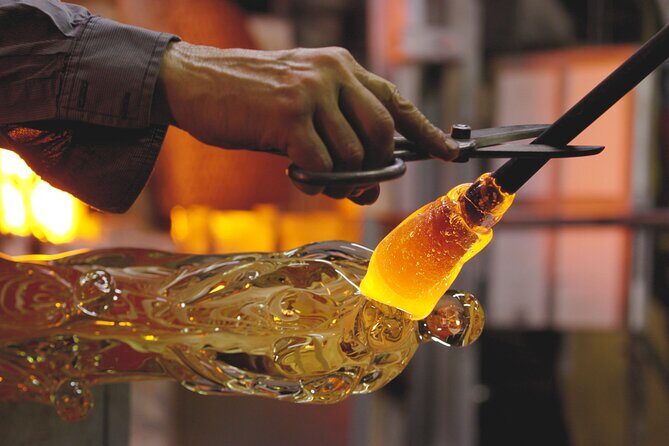 Glass Blowing Live Demo, Showroom visit and Artistic Glass gift! - What to Expect from the Tour