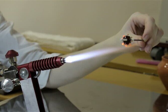 Glass Melting and Shaping with Flame with the Senior Glass Master - The Sum Up
