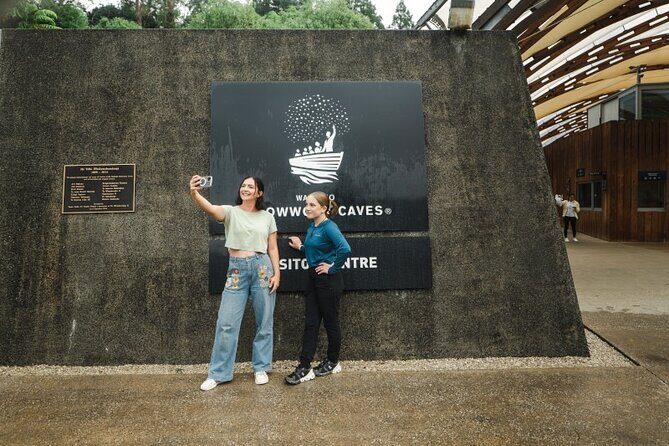 Glowworm Caves & Hamilton Gardens Day Tour from Auckland - The Experience in Detail