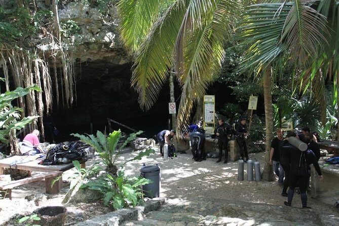 Go for 2 dives in cenote Dos ojos for certified divers - FAQs
