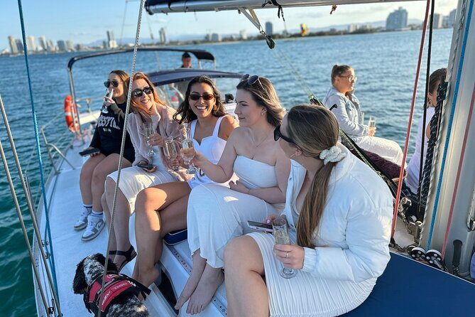 Gold Coast 2 hr Sailing Cruise with Drinks & Tasting Plate - Key Points