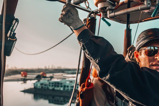 Gold Coast Hot Air Balloon with 5 Star Champagne Buffet Breakfast - The Sum Up