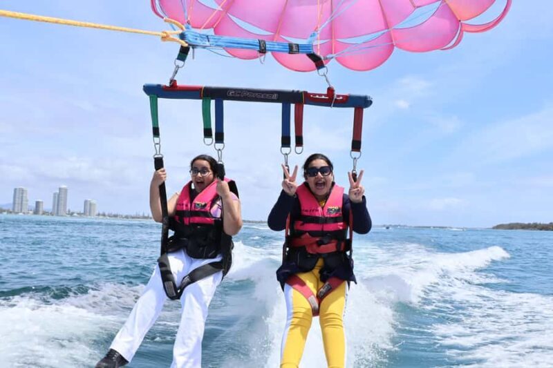 Gold Coast: Parasailing in Surfers Paradise with Free Photos - A Deep Dive into the Parasailing Experience