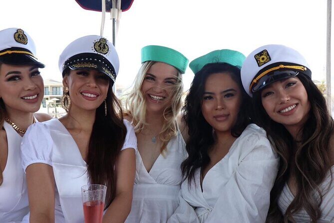 Gold Coast Private Skippered Limo on the Water Canal Cruise - FAQs