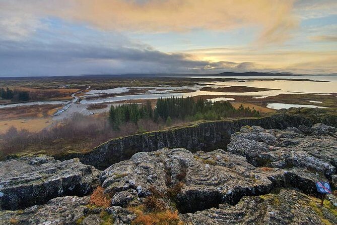 Golden Circle and Kerid Volcanic Crater Small-Group Day Tour - Guides & Commentary