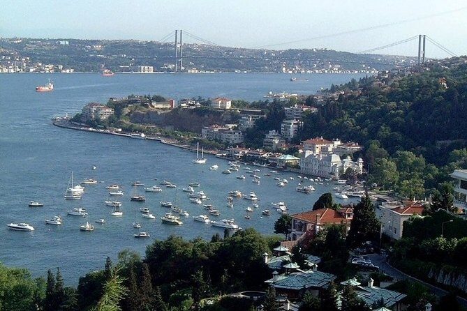 Golden Horn and Bosphorus Boat Tour in Istanbul - The Experience in Practice