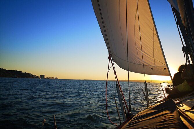 Golden Hour Boat Tour - Sailing by the Monuments with Wine - FAQs